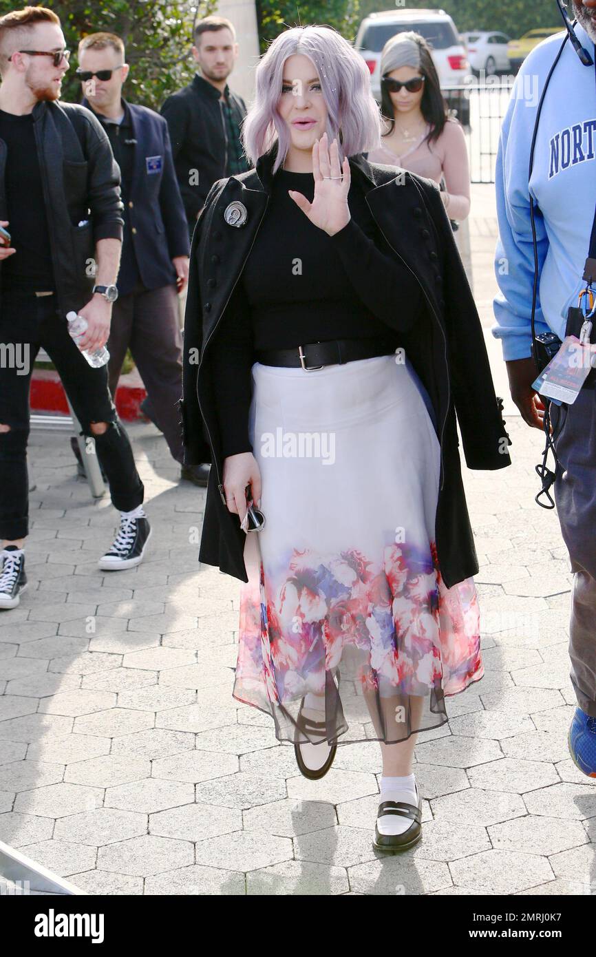 Kelly Osbourne shoots an interview for Extra at Universal Studios. Los ...