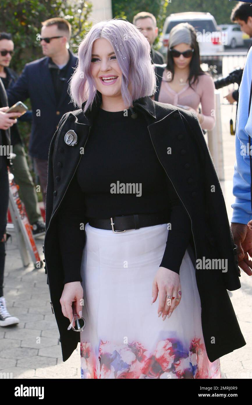 Kelly Osbourne shoots an interview for Extra at Universal Studios. Los ...