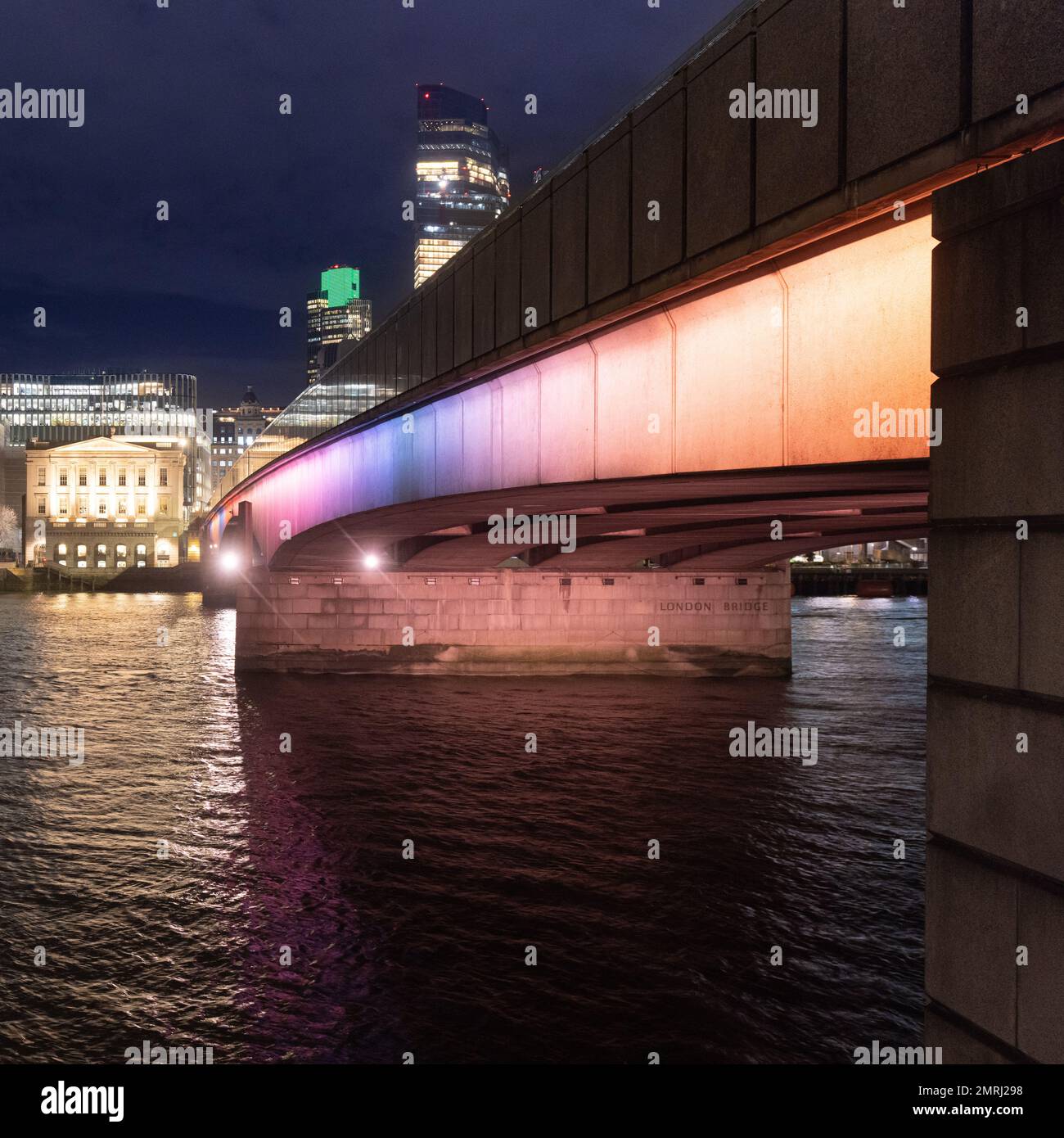 The current London Bridge was designed by architect Lord Holford and ...