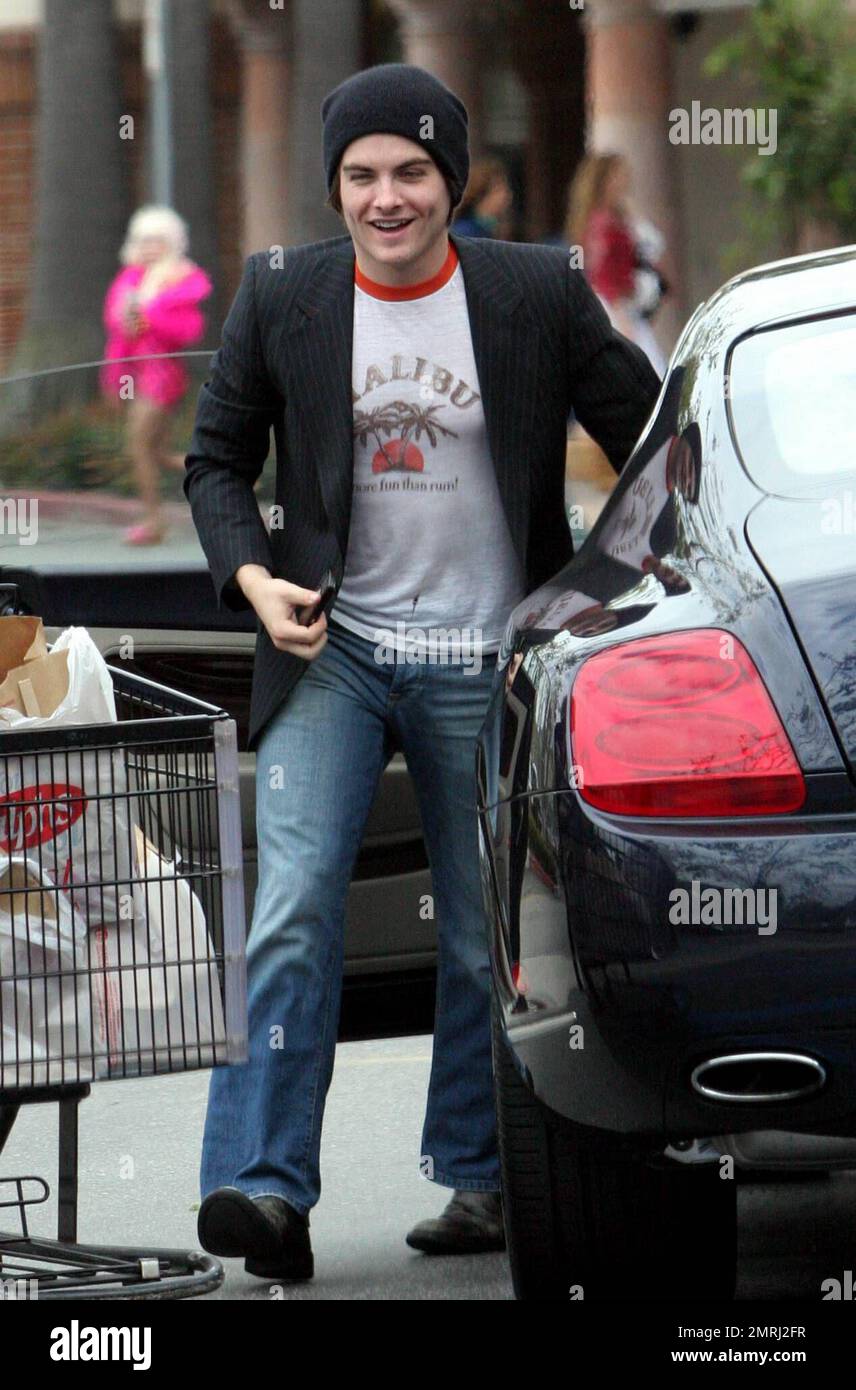 Exclusive!! Kelly Osbourne and her handsome new man Canadian actor ...