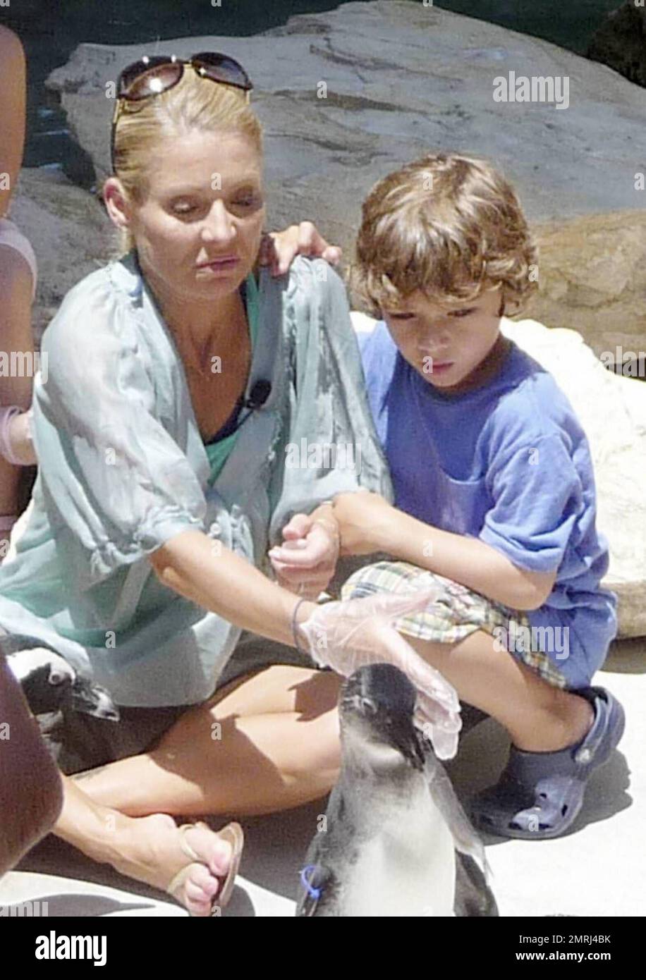 Exclusive!! US TV Show host Kelly Ripa visits Parrot Jungle Island with ...