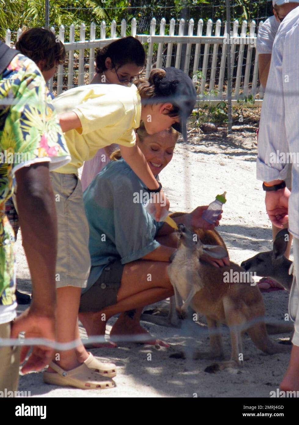 Exclusive!! US TV Show host Kelly Ripa visits Parrot Jungle Island with ...