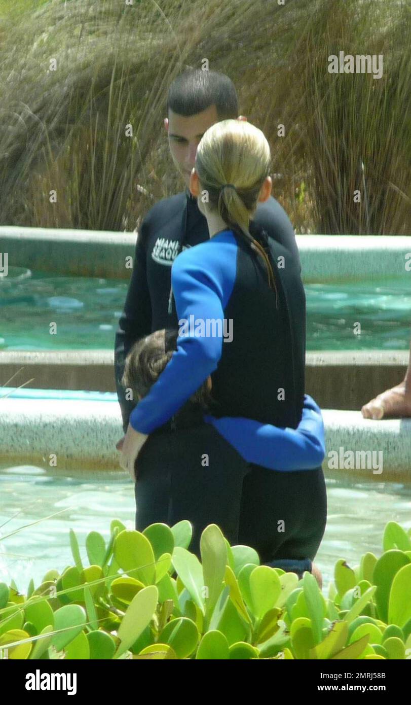 Kelly ripa and son hi-res stock photography and images - Alamy