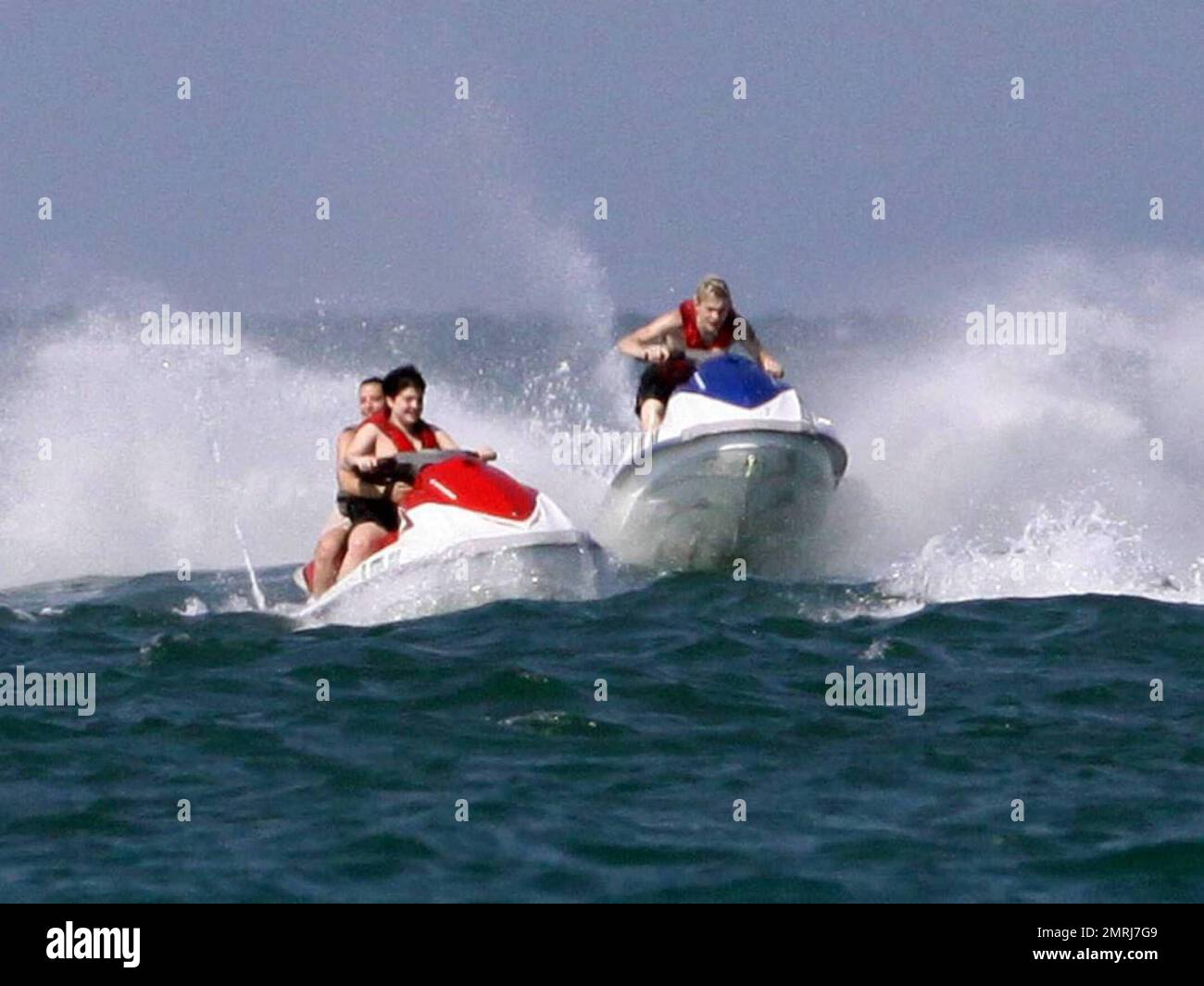 Looks like even dare devil Kelly Osbourne is afraid of her own stunts ...