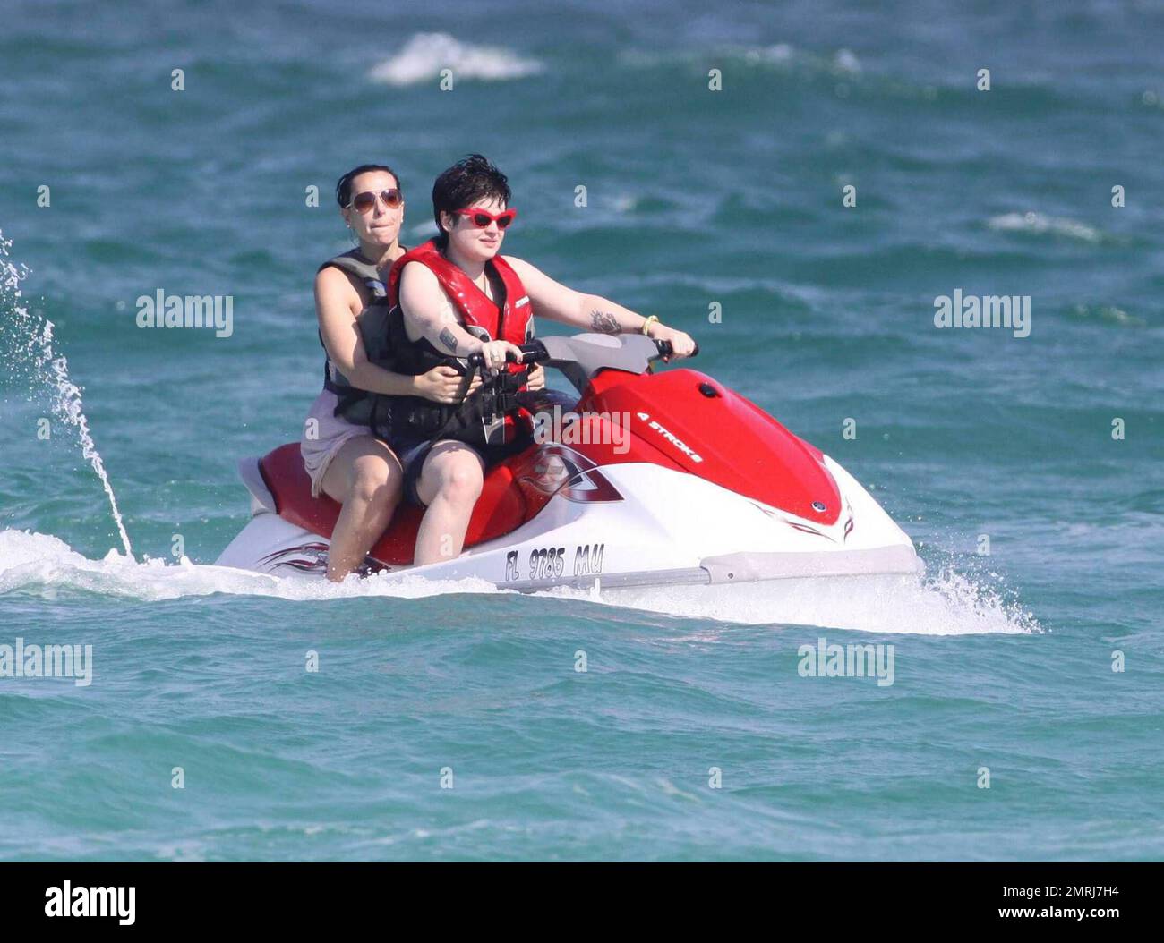 Looks like even dare devil Kelly Osbourne is afraid of her own stunts ...