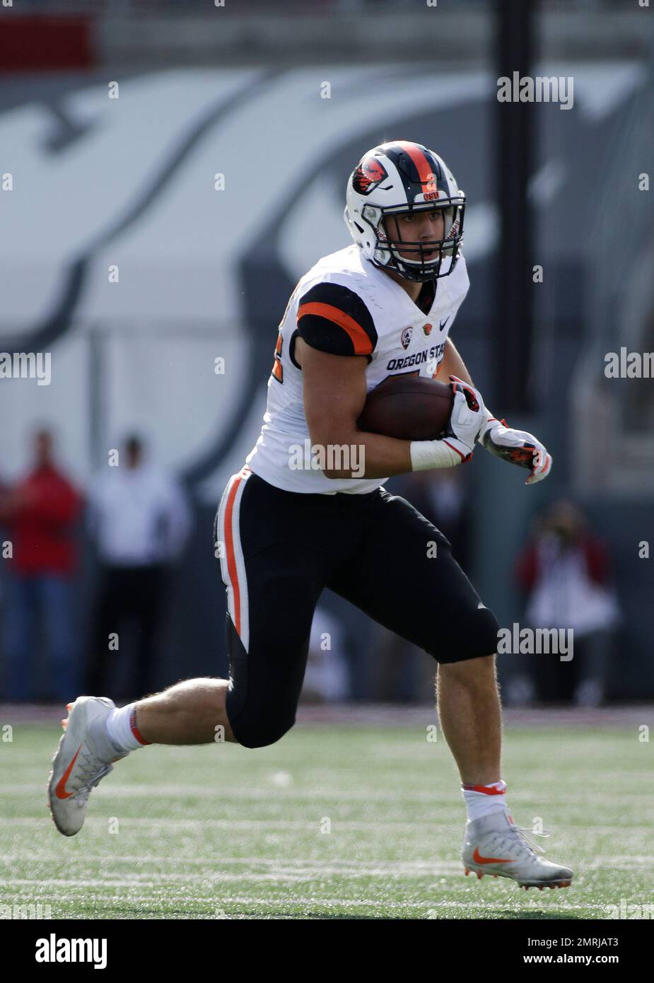 Oregon State running back Ryan Nall (34) runs with the ball during the ...