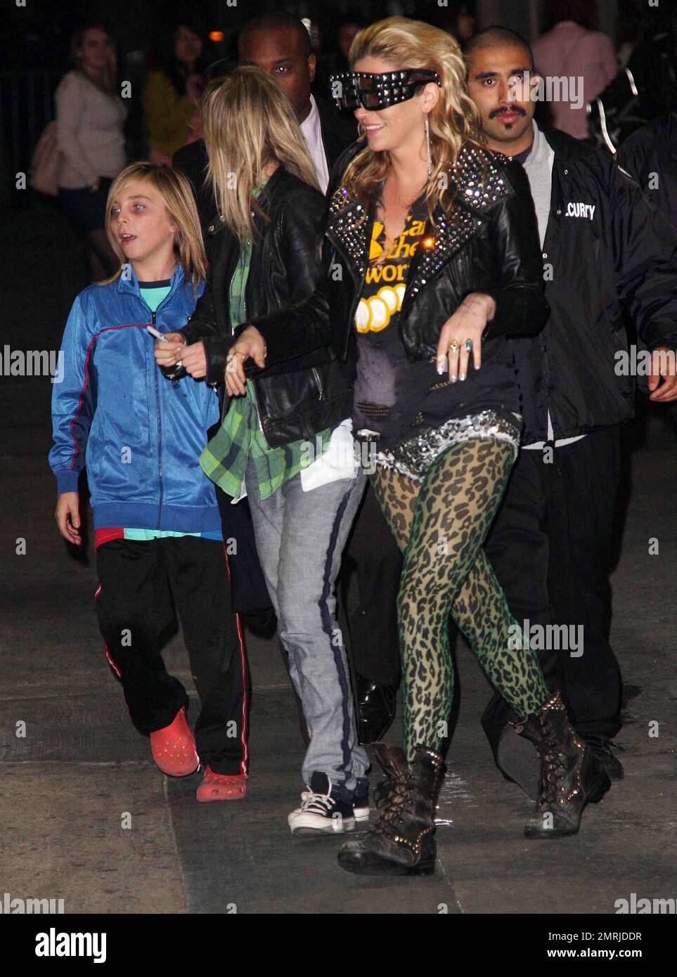 Days after performing at the American Music Awards singer Ke$ha (Kesha ...