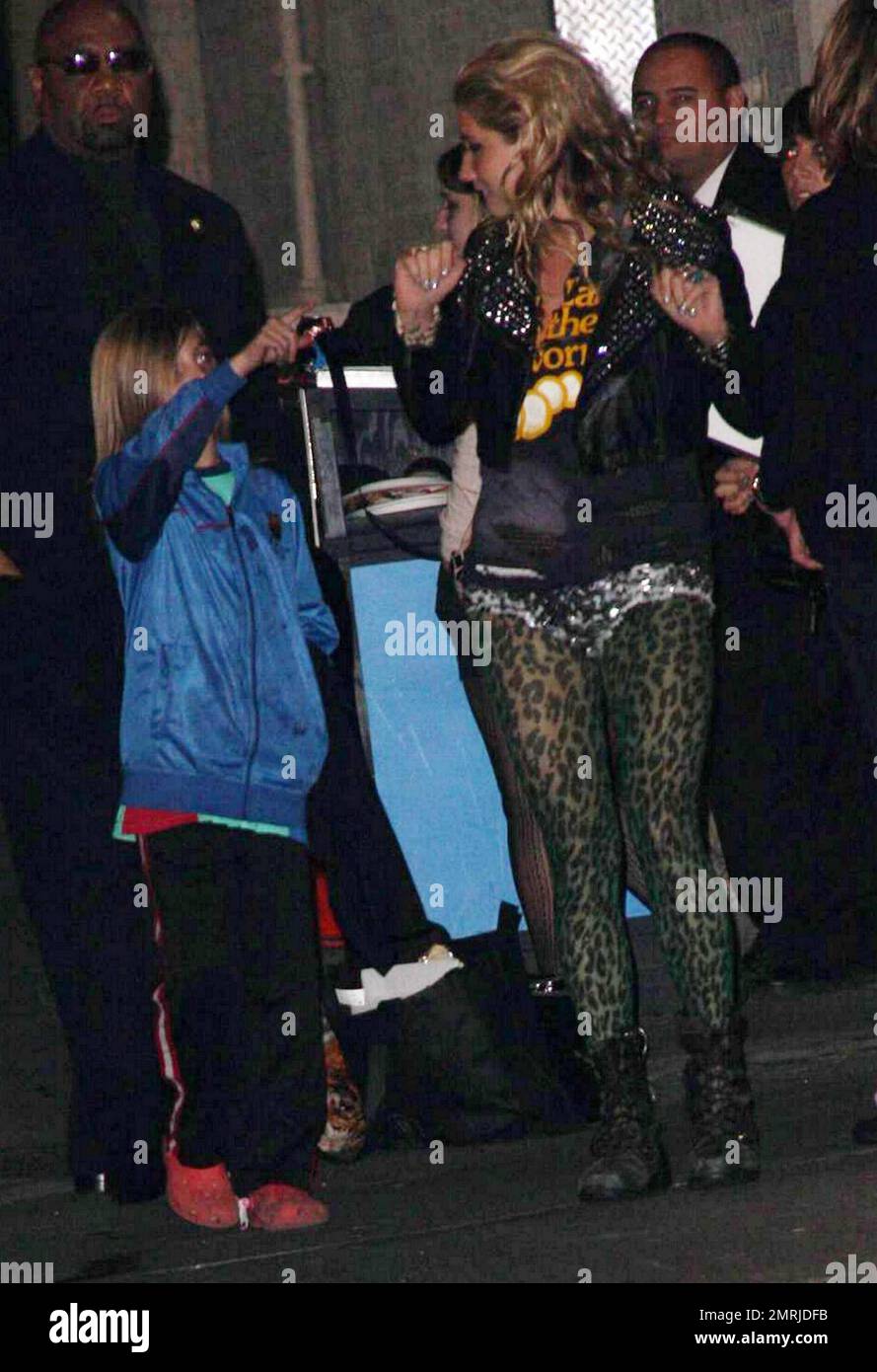 Days after performing at the American Music Awards singer Ke$ha (Kesha ...