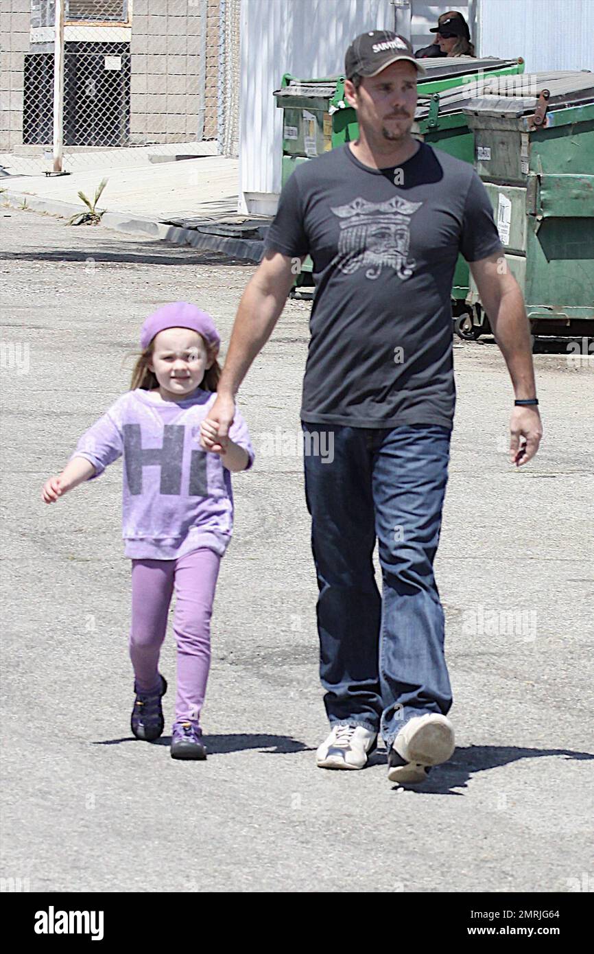 Entourage's star Kevin Dillon takes daughter Ava, 5, on a sunny Labor ...
