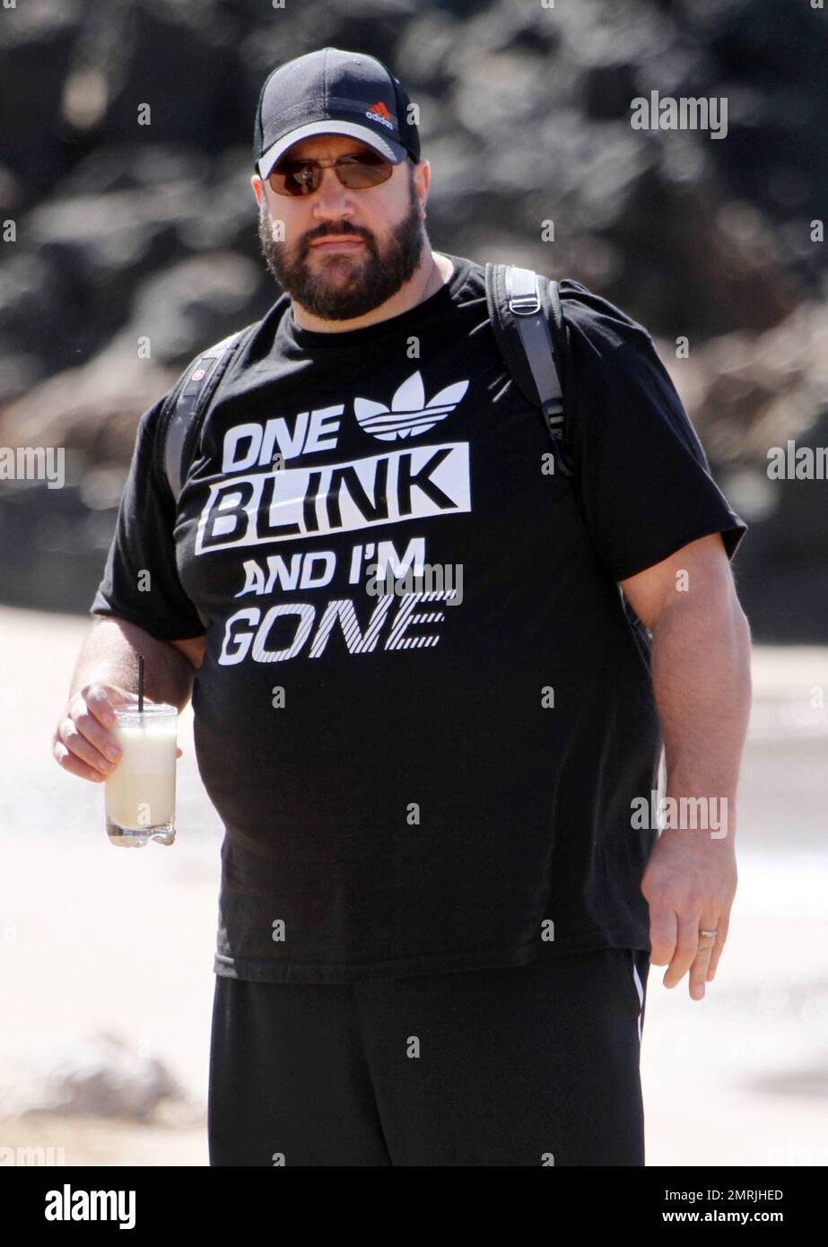 "Zookeeper" star Kevin James spends a day on the beach with his family ...