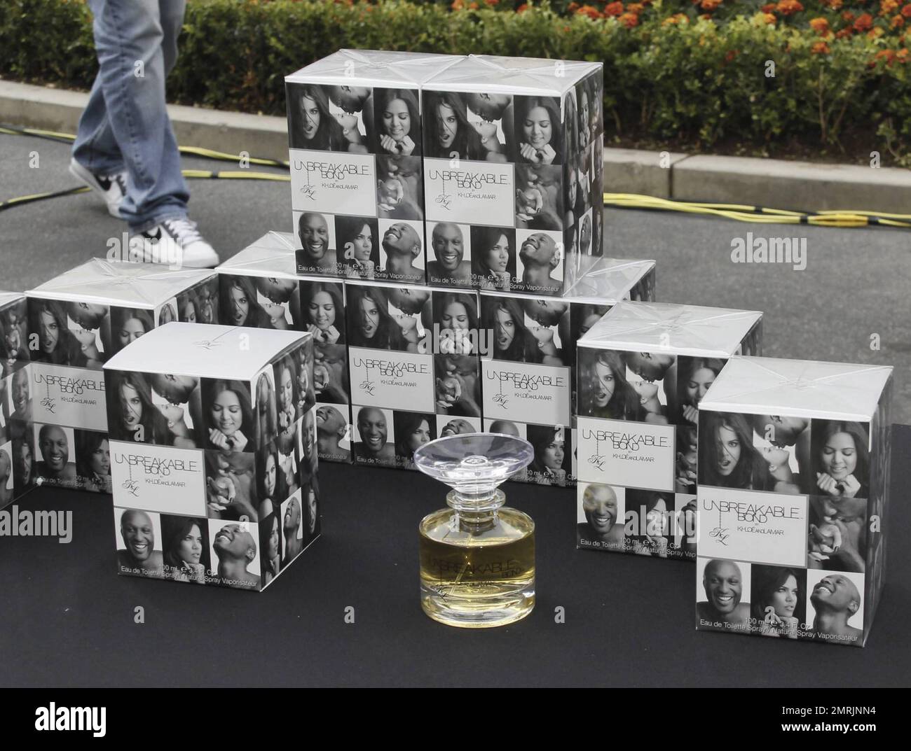 Khloe Kardashian films an interview with Maria Menounos for the TV ...