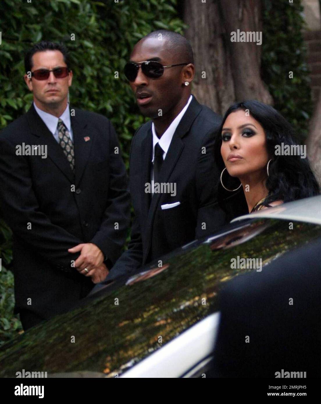 Kobe Bryant arrives for Khloe Kardashian's wedding to LA Lakers player ...