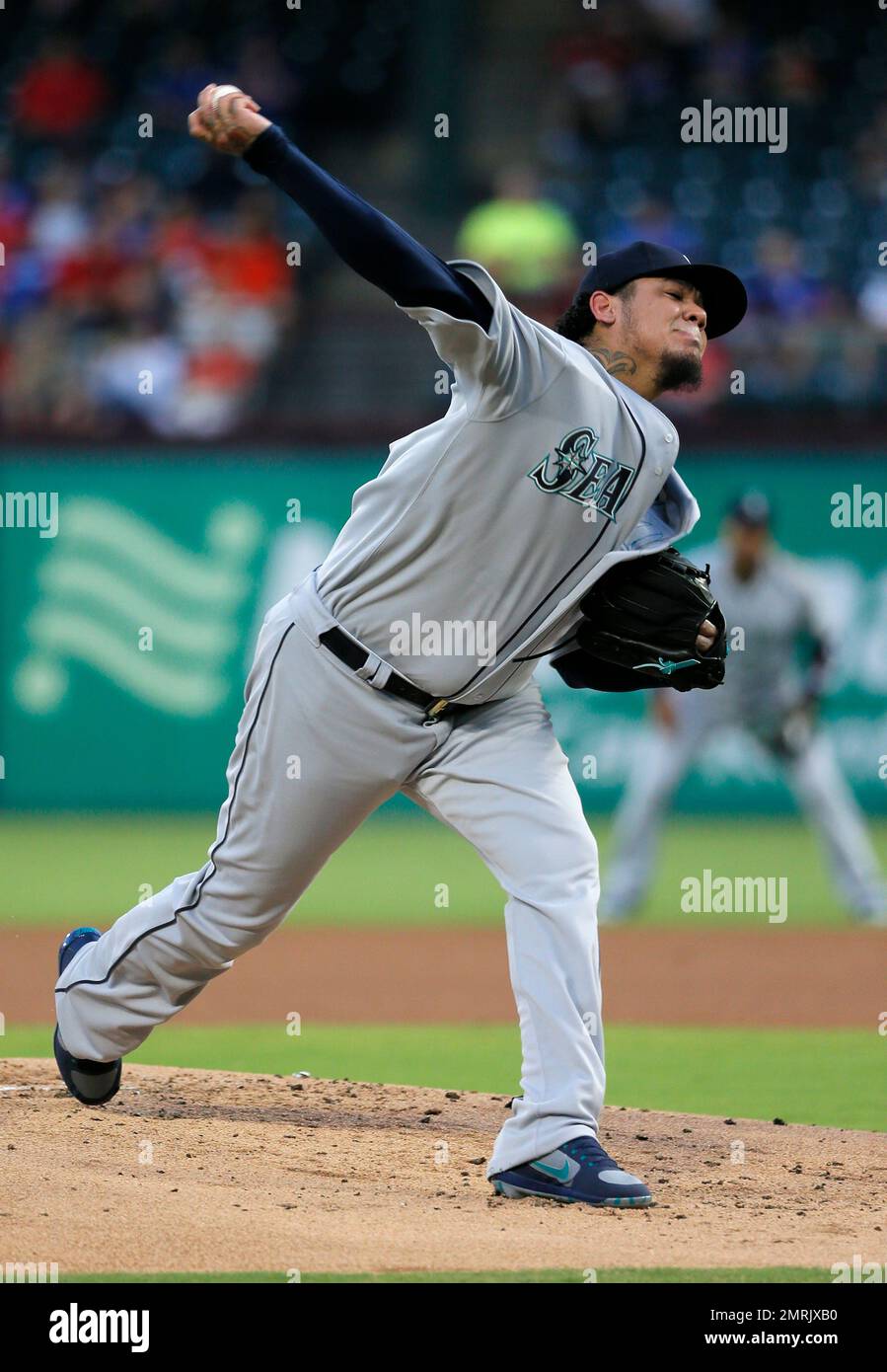 Seattle Mariners starting pitcher Felix Hernandez (34) throws to the ...