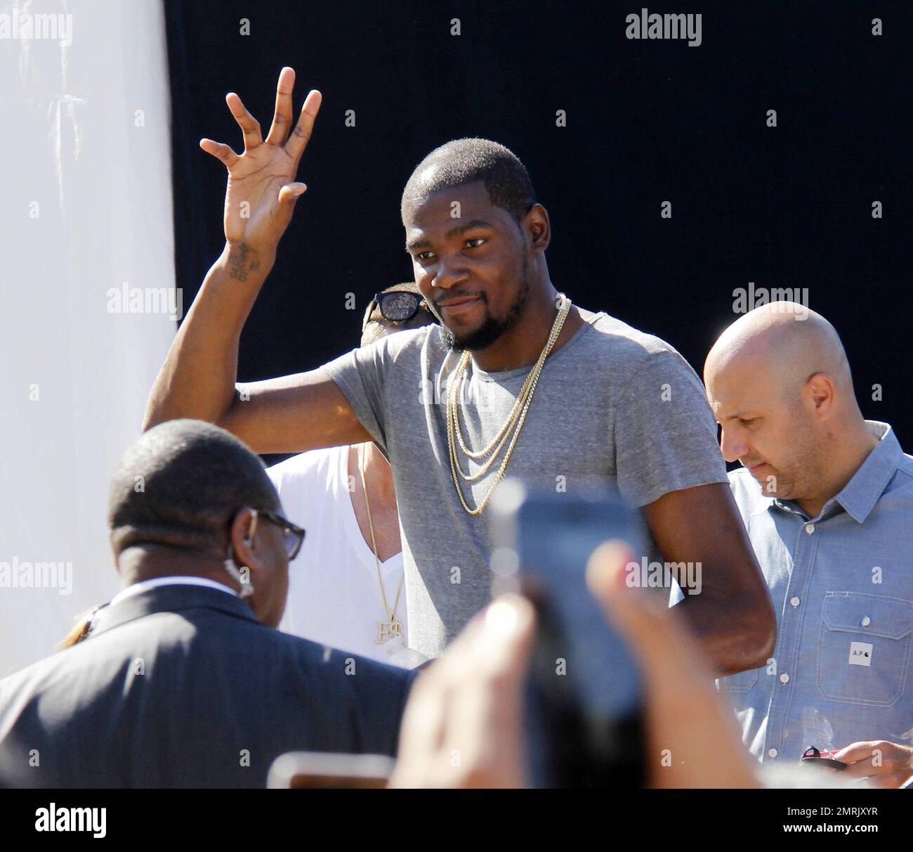 Kevin Durant arrives at Nickelodeon Kids’ Choice Sports Awards held at ...