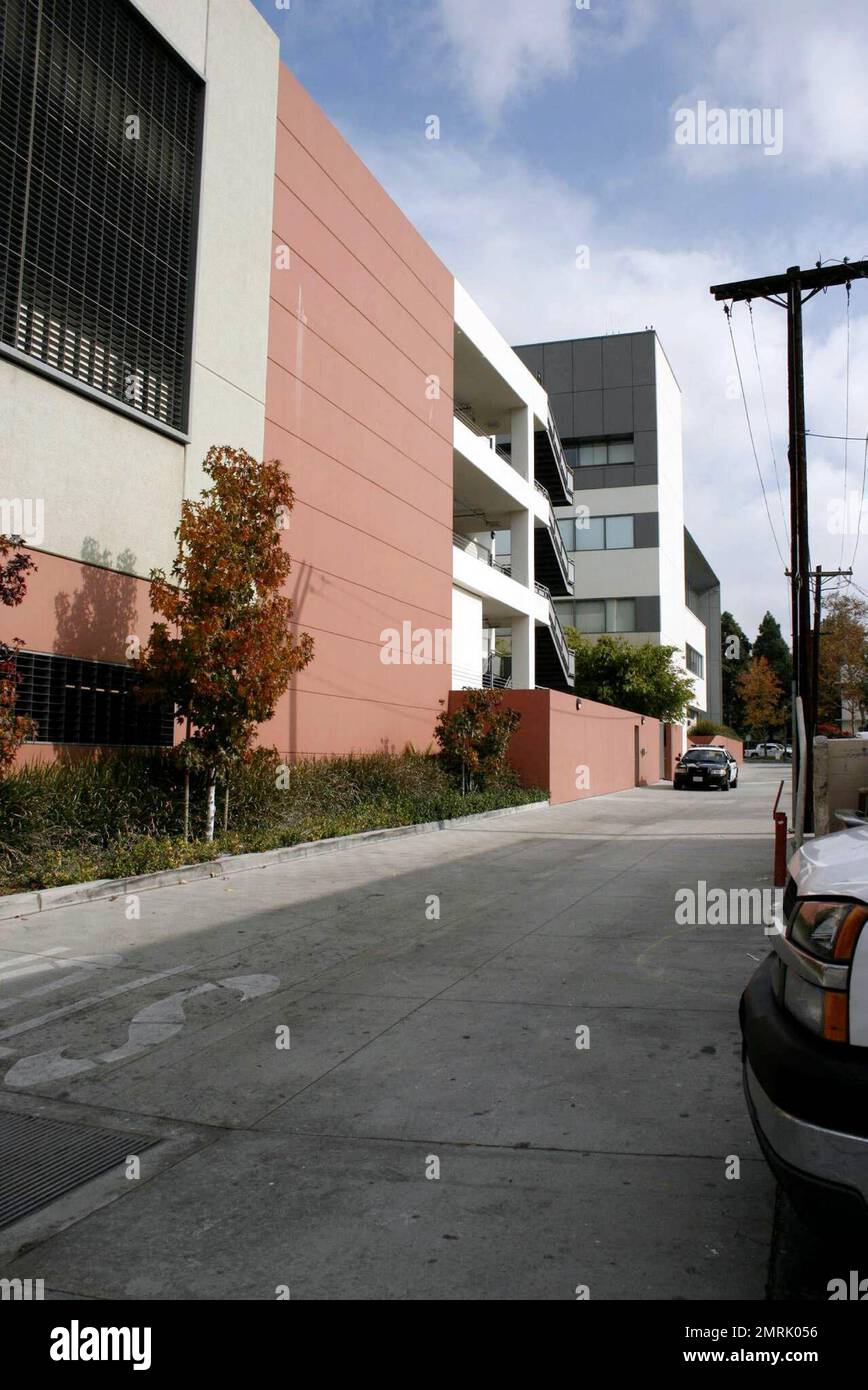 This is the Glendale City Jail where Kiefer Sutherland is currently ...
