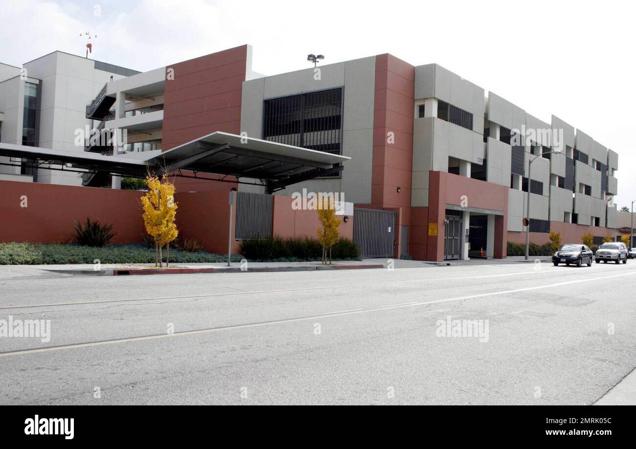 This is the Glendale City Jail where Kiefer Sutherland is currently ...