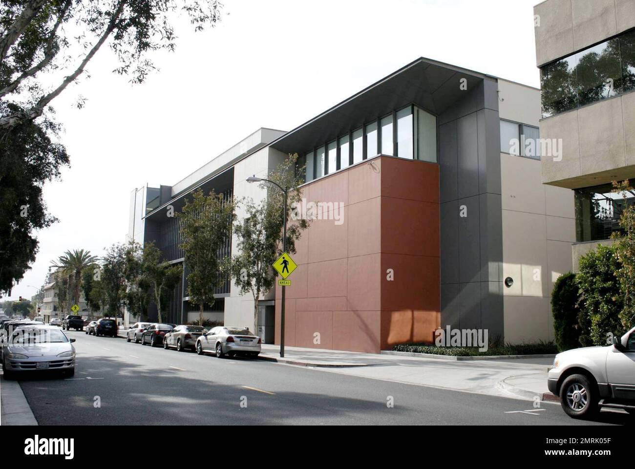 This is the Glendale City Jail where Kiefer Sutherland is currently ...