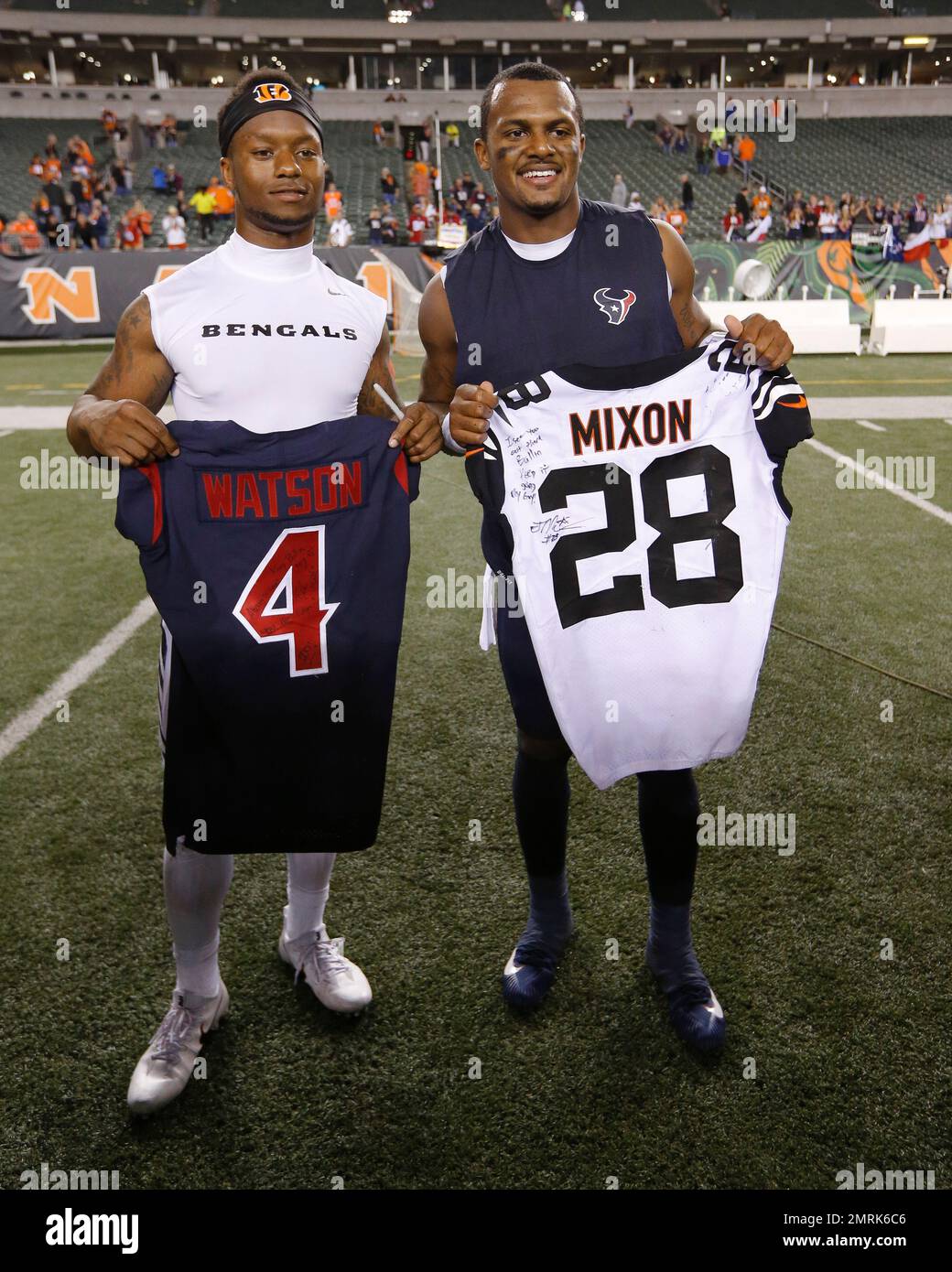 Cincinnati Bengals running back Joe Mixon, left, and Houston Texans ...