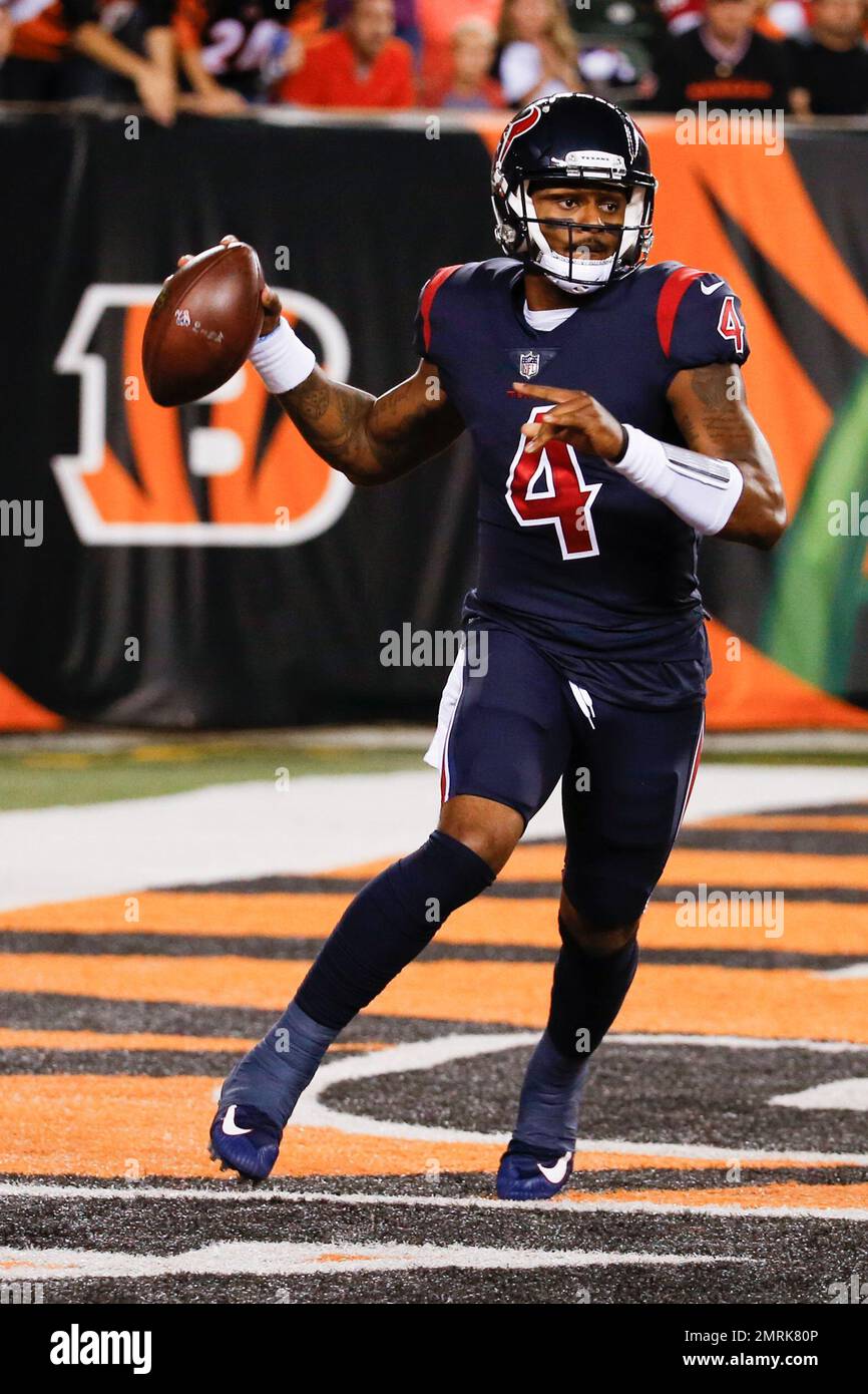 Houston Texans quarterback Deshaun Watson passes in the first half of ...