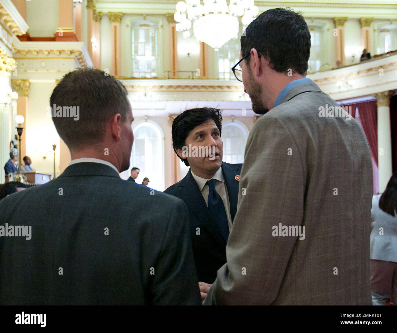 State Senate President Pro tem Kevin de Leon, D-Los Angeles, center ...