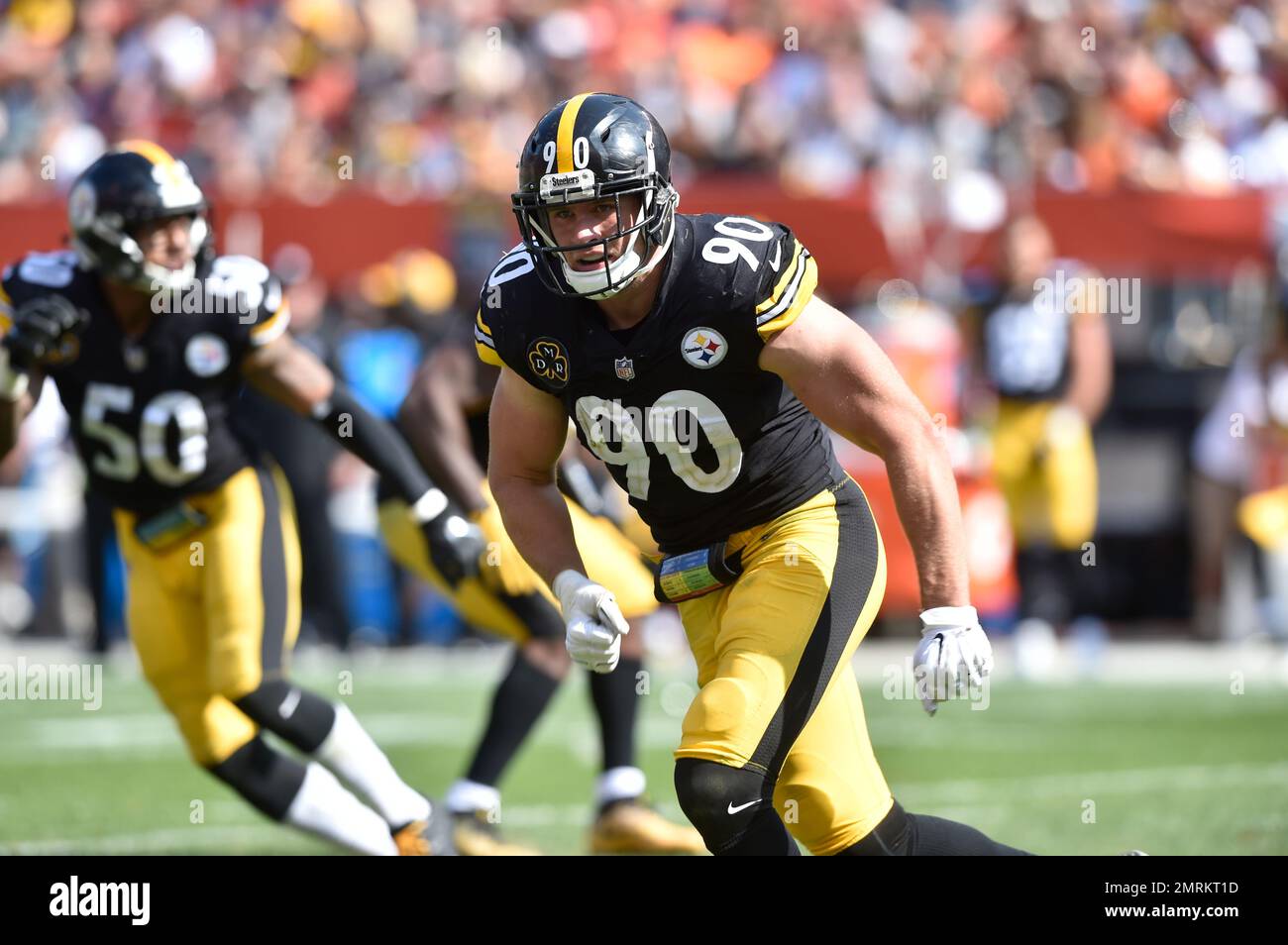 Pittsburgh Steelers linebacker T.J. Watt (90) rushes the passer during ...