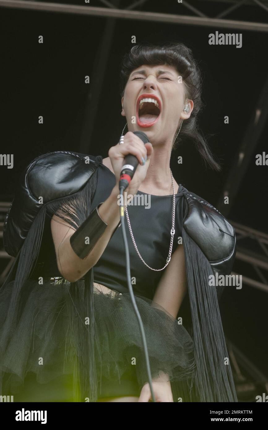 Kimbra singer hi-res stock photography and images - Alamy