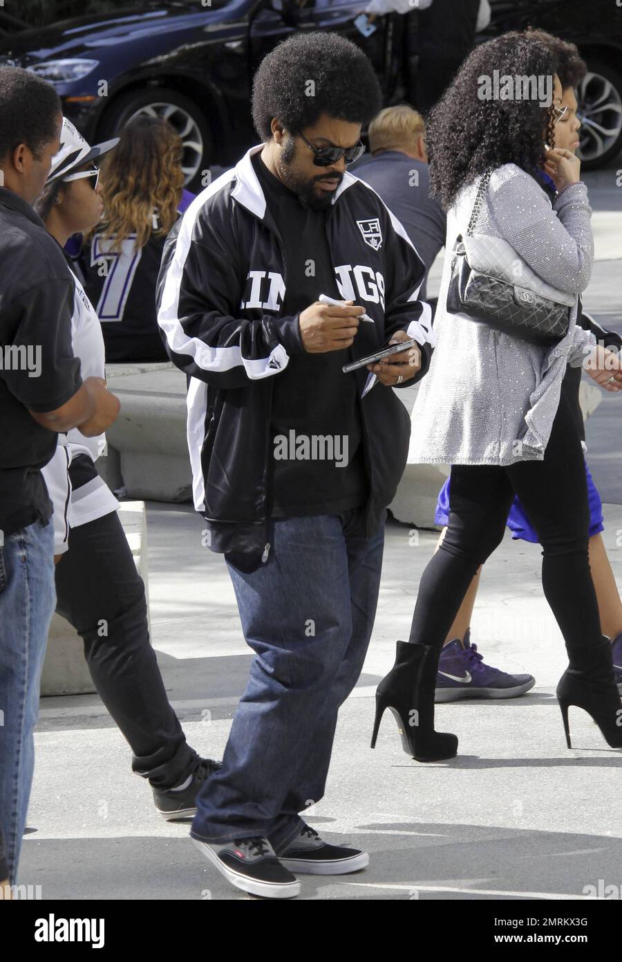 La kings fans hi-res stock photography and images - Alamy