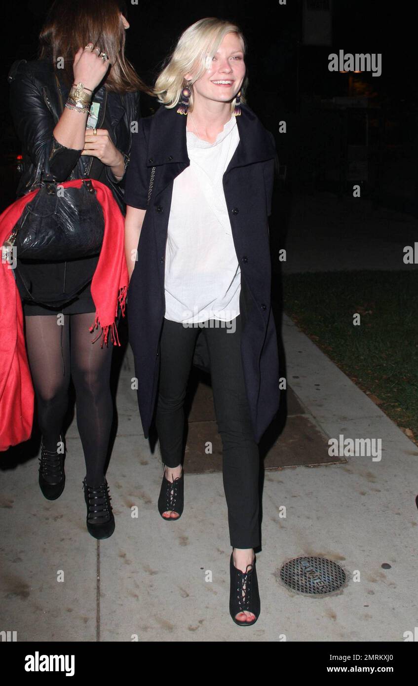 Actress Kirsten Dunst and boyfriend, Rilo Kiley drummer Jason Boesel ...