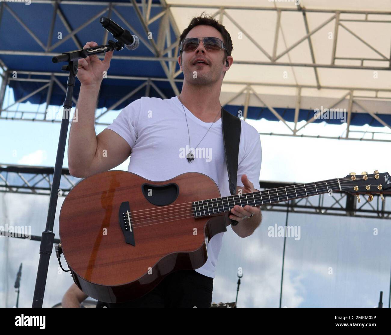 Singer jimi westbrook of little big town hi-res stock photography and ...