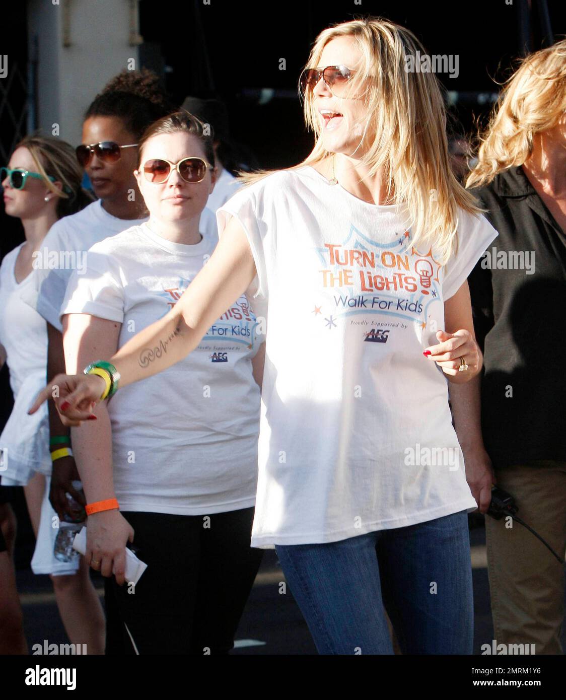 Heidi Klum, Melanie Griffith and Jaime Lee Curtis join forces to ...