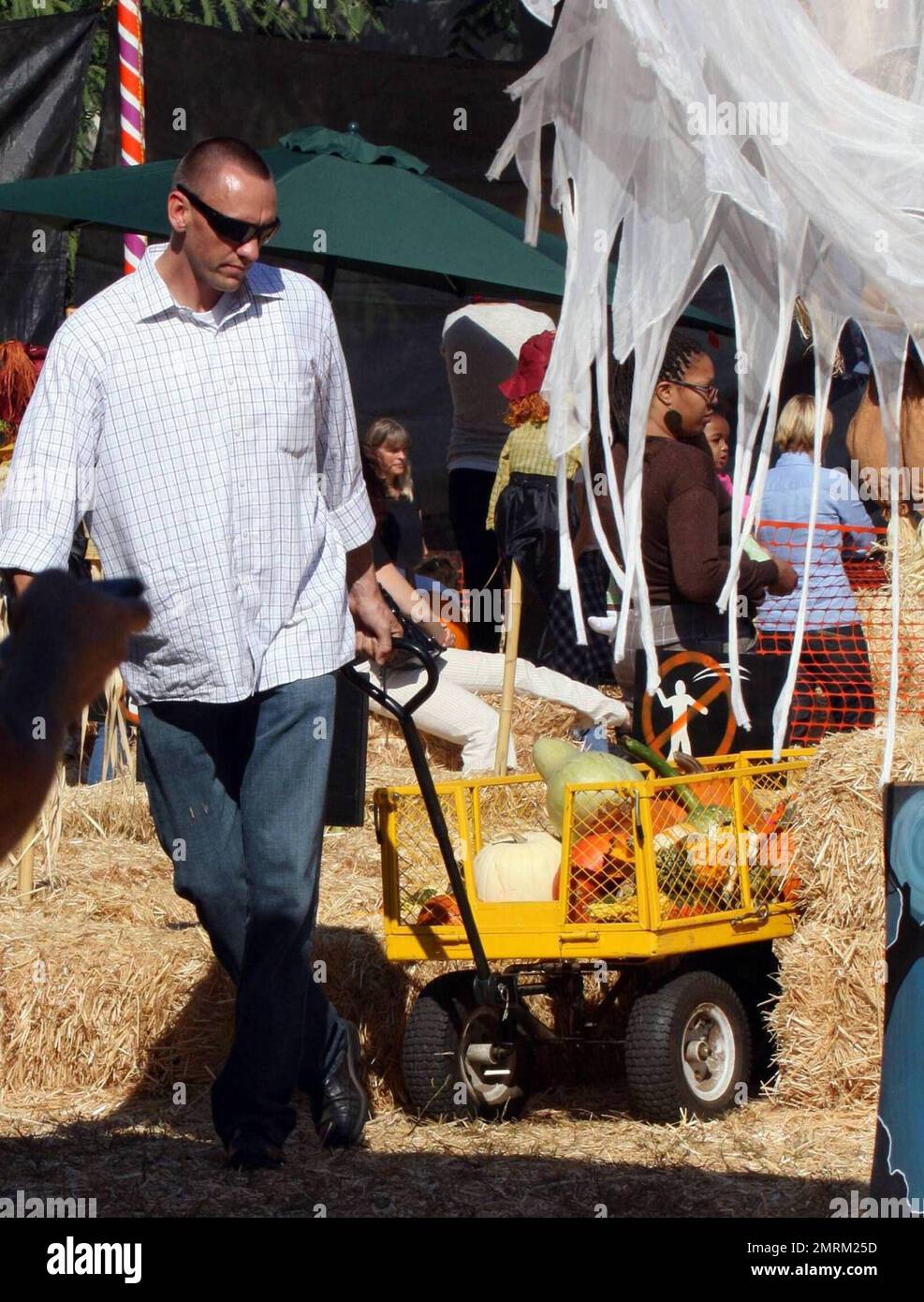Heidi Klum and Seal's kids pay their annual visit to the Pumpkin Patch ...