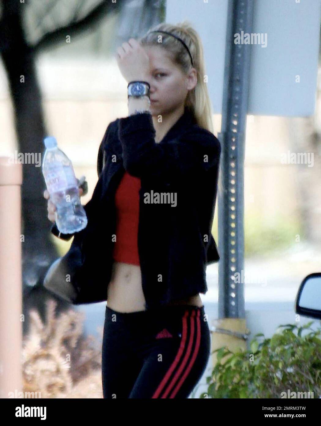Exclusive!! Super-skinny Anna Kournikova finishes a long workout at her ...