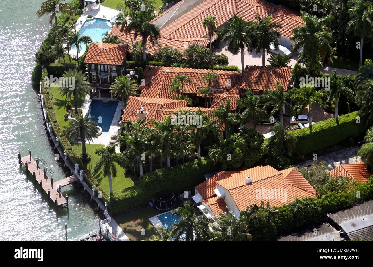 EXCLUSIVE!! It looks like Anna Kournikova and Enrique Iglesias may be ...