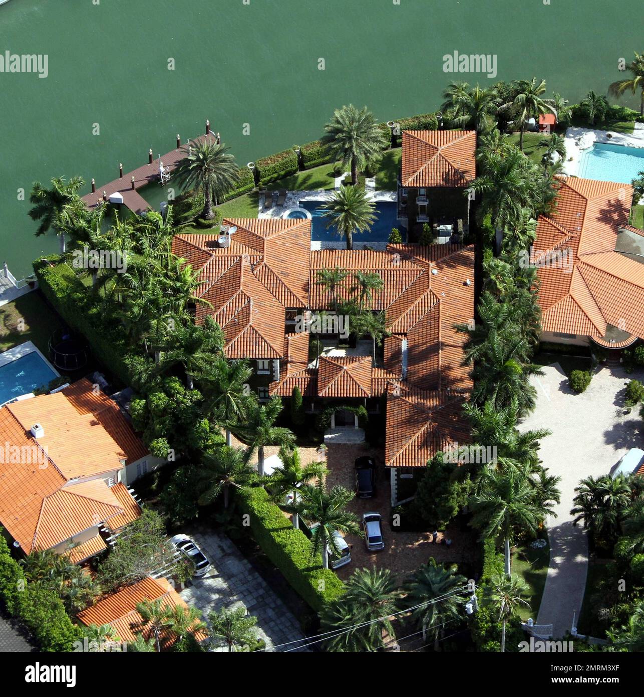 EXCLUSIVE!! It looks like Anna Kournikova and Enrique Iglesias may be ...