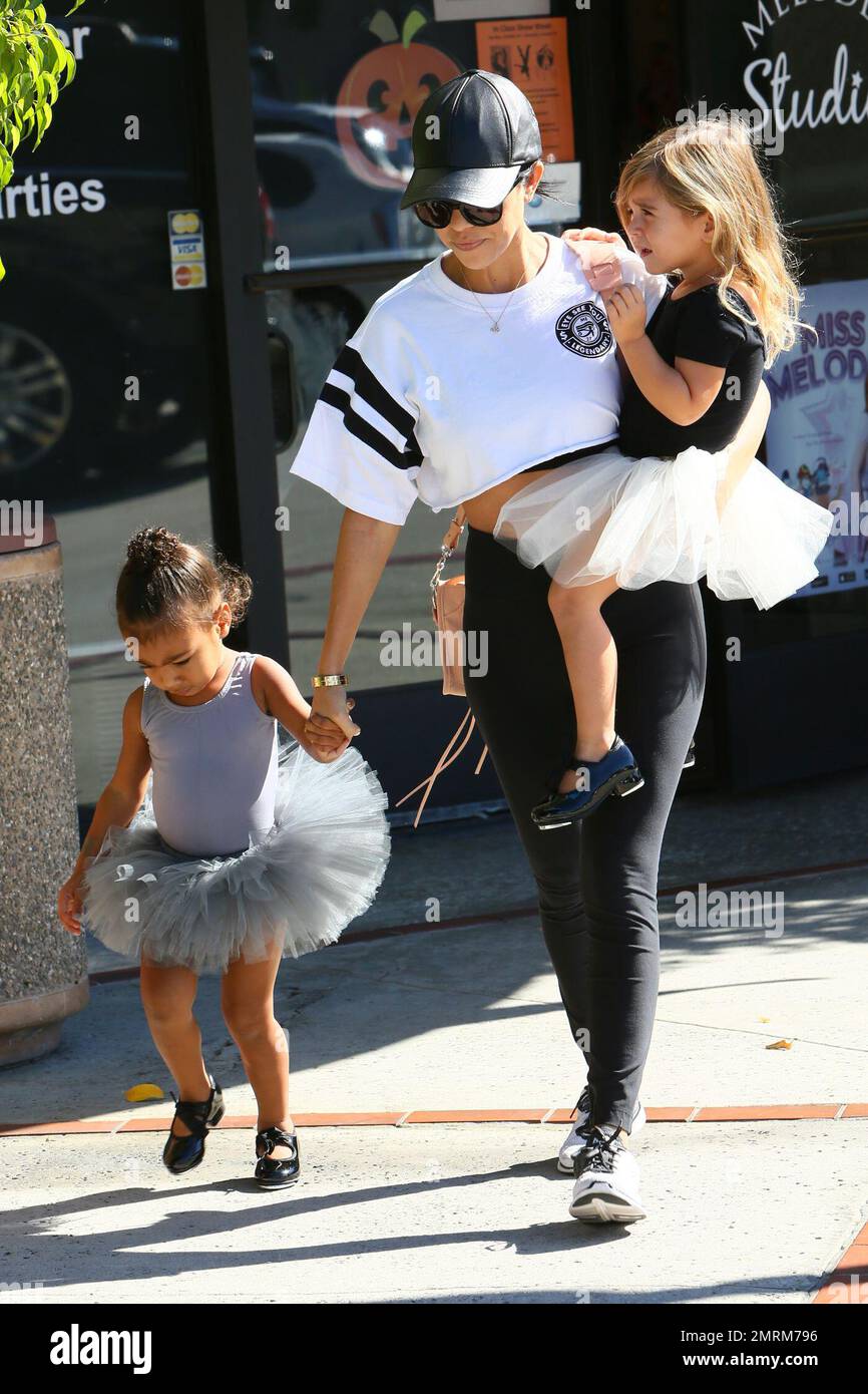 Kourtney Kardashian takes Penelope and North to Ballet class. Los ...