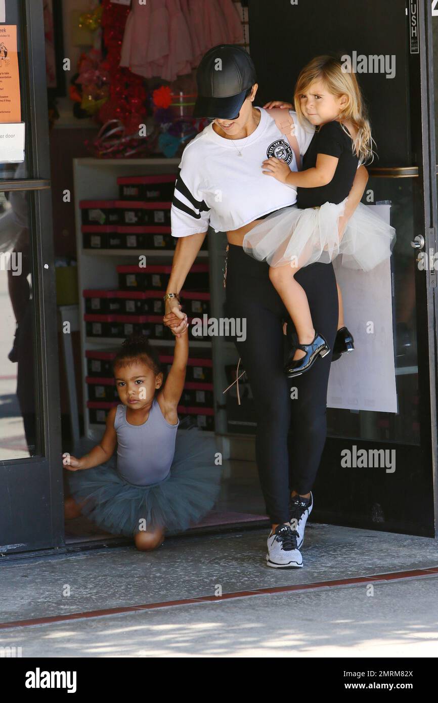 Kourtney Kardashian takes Penelope and North to Ballet class. North ...