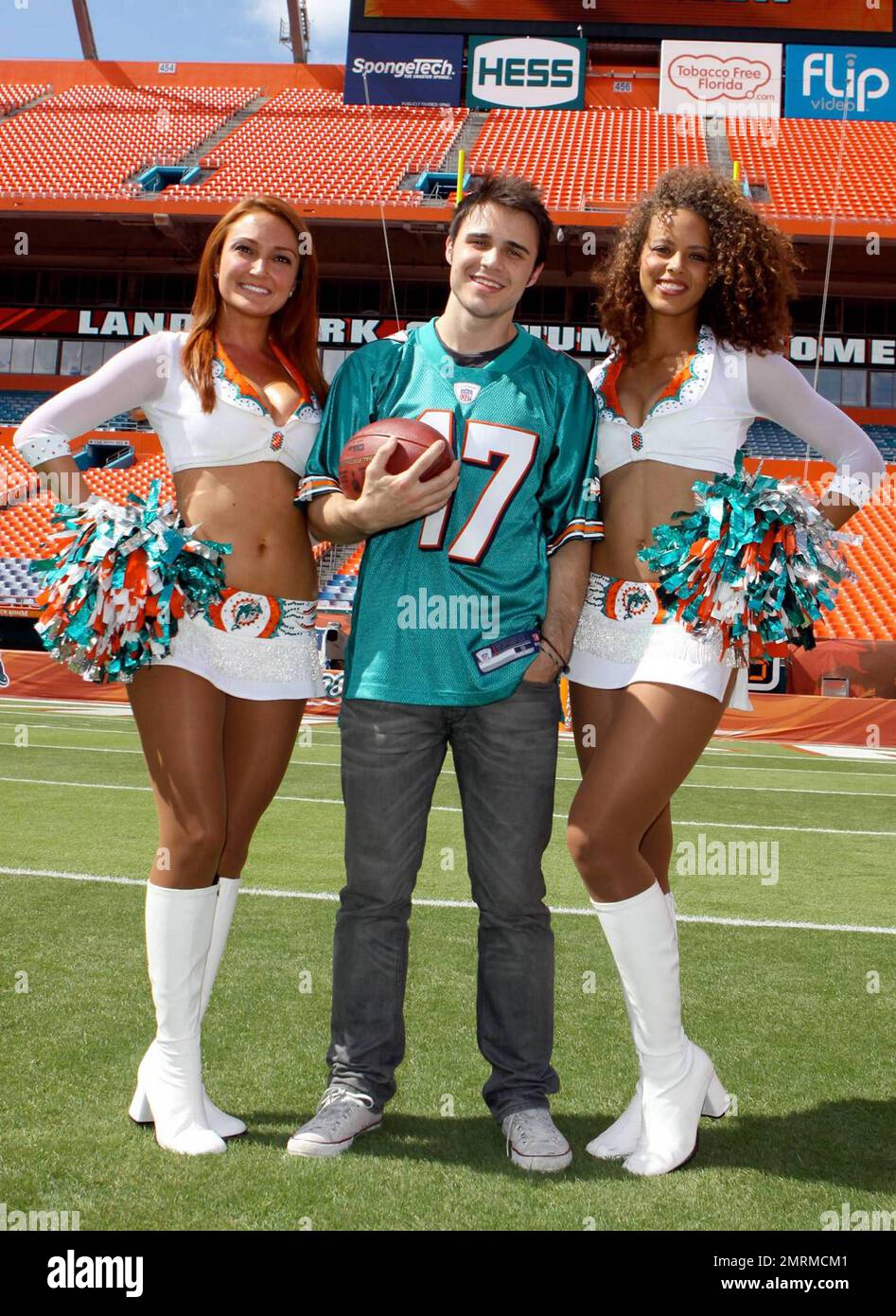 "American Idol" winner Kris Allen visits Landshark Stadium ahead of his ...
