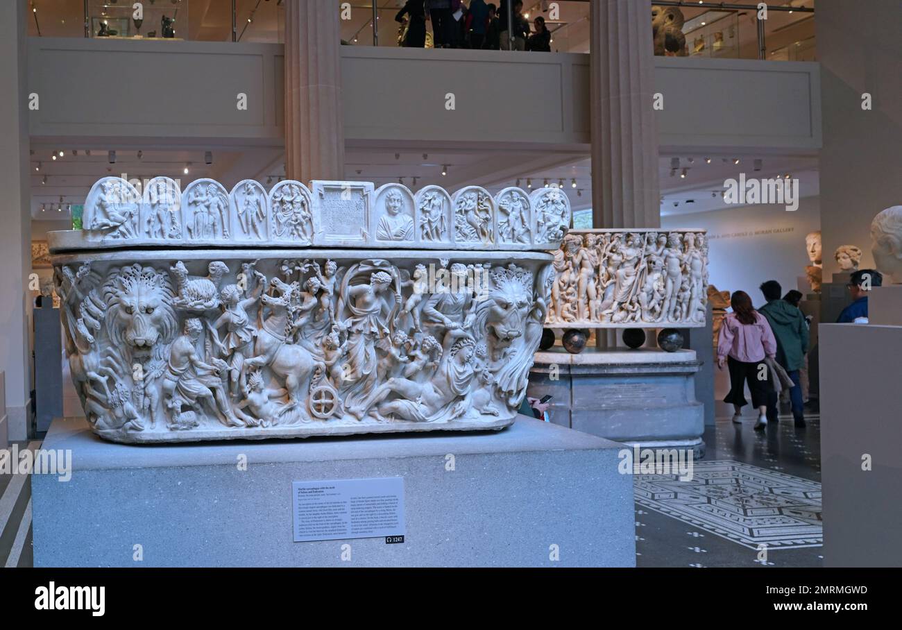 New York, Metropolitan Museum of Art, gallery with ornate stone ...
