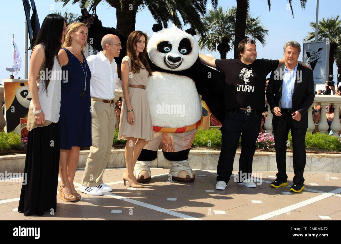 Angelina Jolie, Dustin Hoffman and Jack Black at the photocall for ...