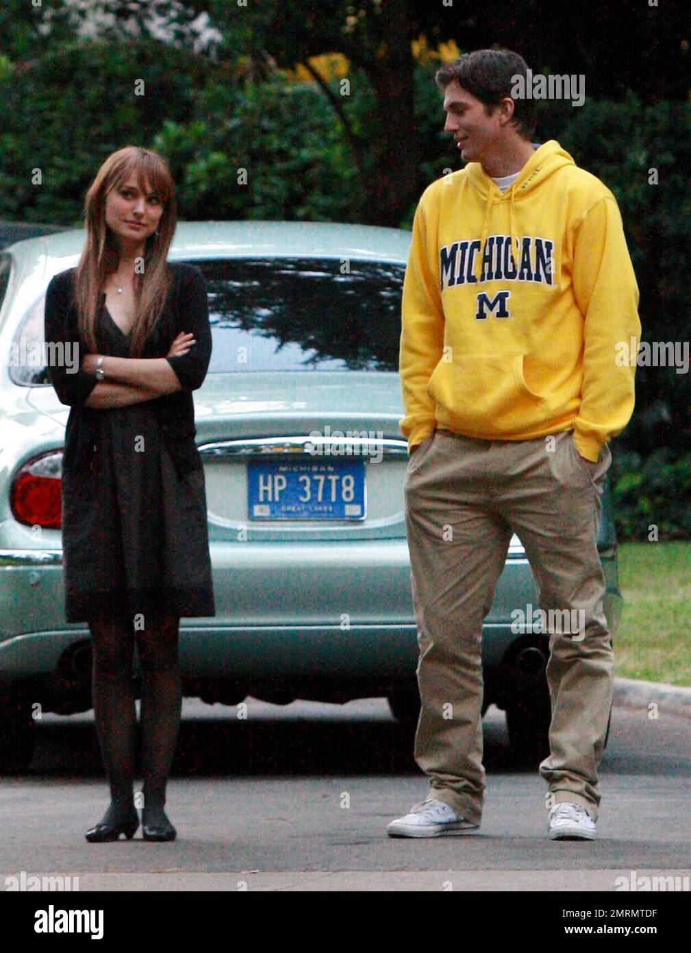 EXCLUSIVE!! Natalie Portman and Ashton Kutcher film a scene for their ...