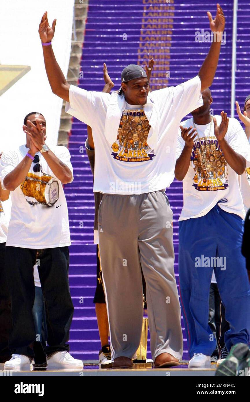 The Los Angeles Lakers celebrate their NBA Championship with a parade ...