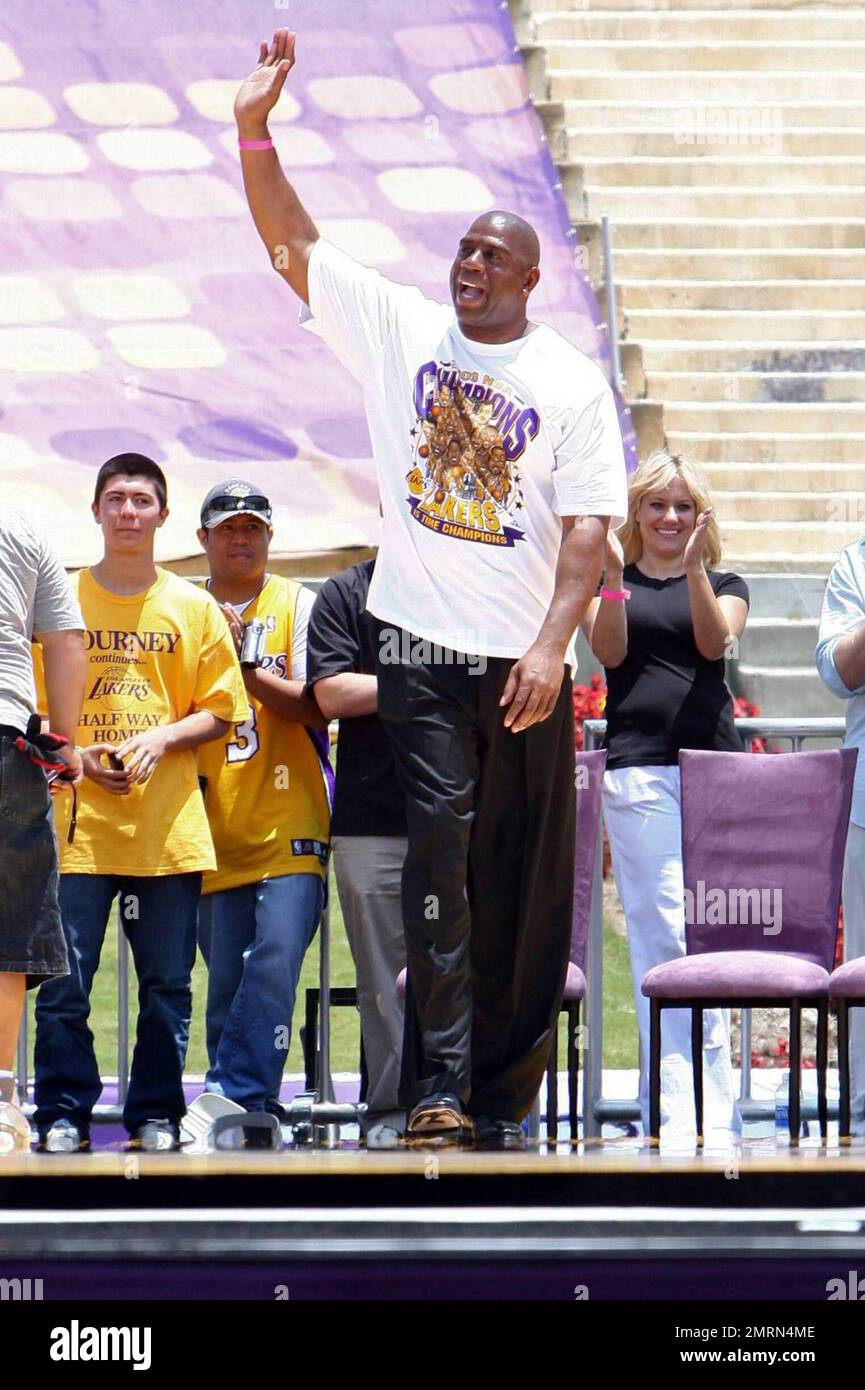 The Los Angeles Lakers celebrate their NBA Championship with a parade ...