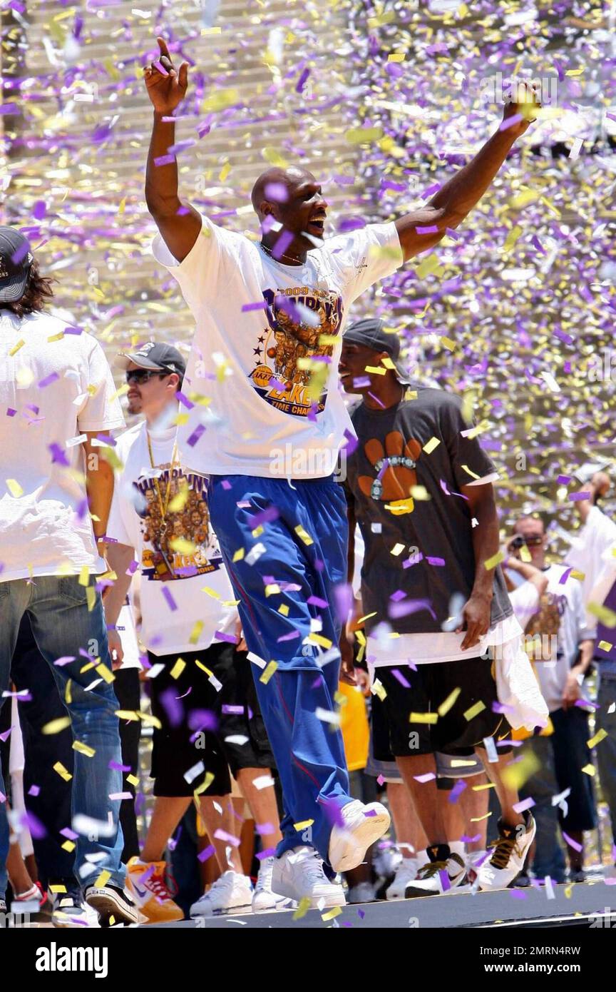 The Los Angeles Lakers celebrate their NBA Championship with a parade ...
