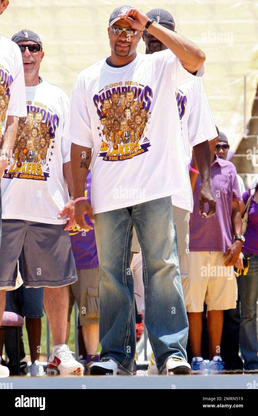The Los Angeles Lakers celebrate their NBA Championship with a parade ...