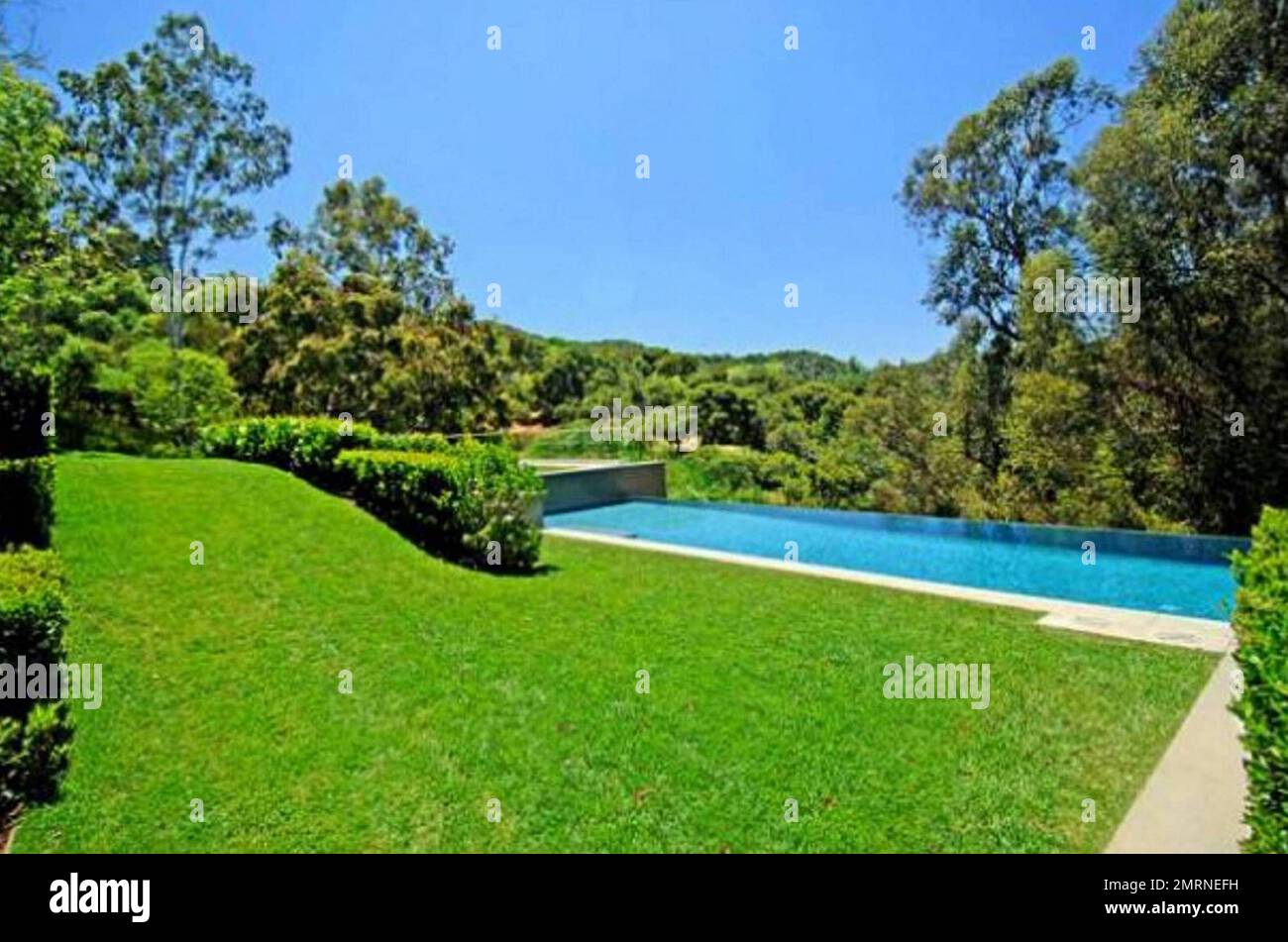 Sunken kitchen hi-res stock photography and images - Alamy