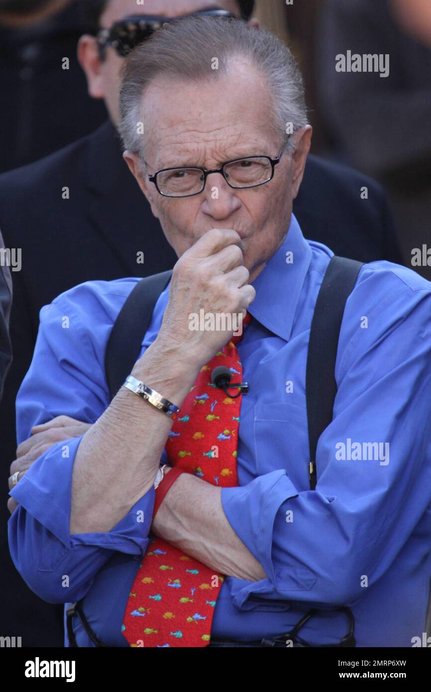 TV personality Larry King wears his trademark suspenders while out at ...