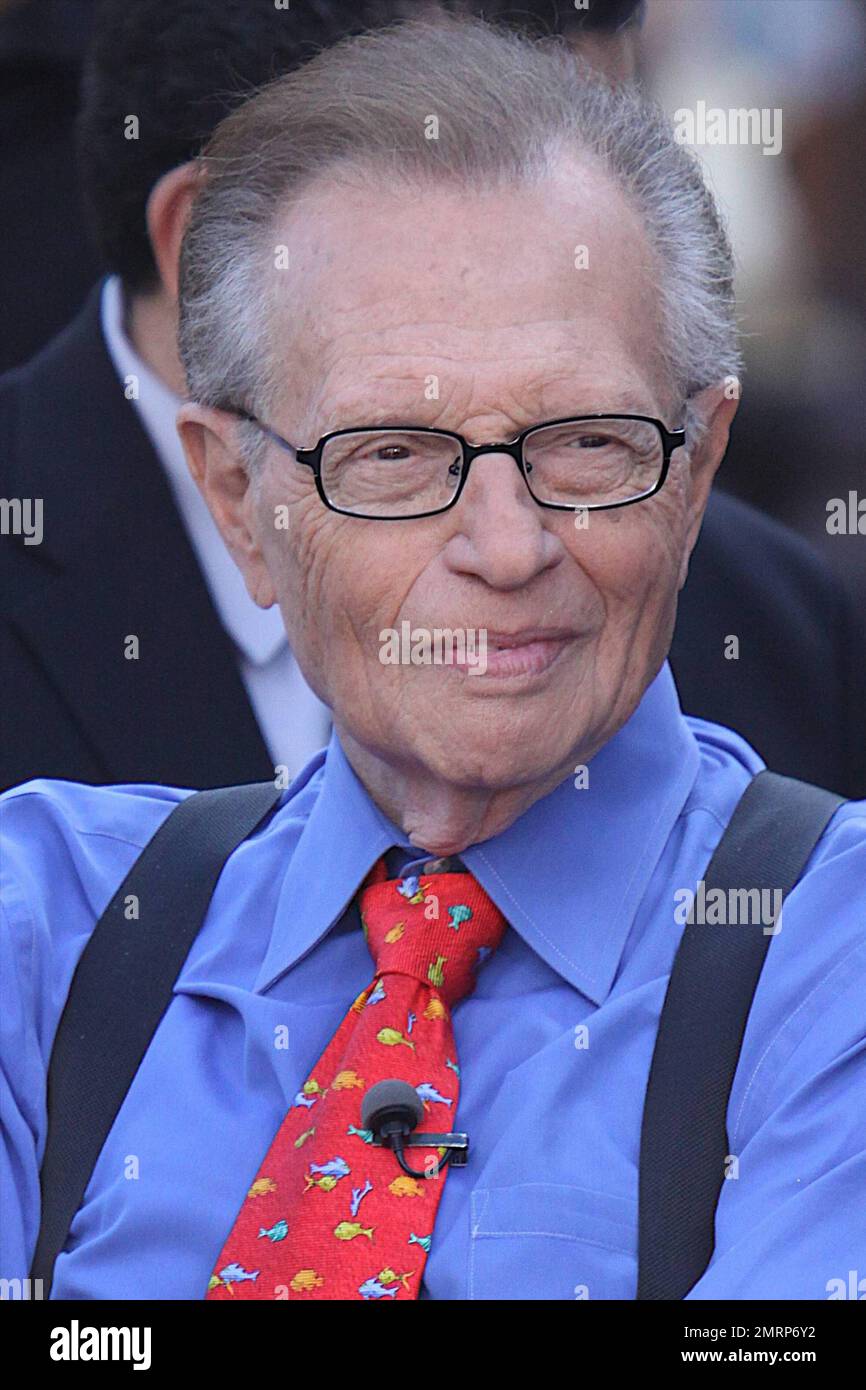 TV personality Larry King wears his trademark suspenders while out at ...