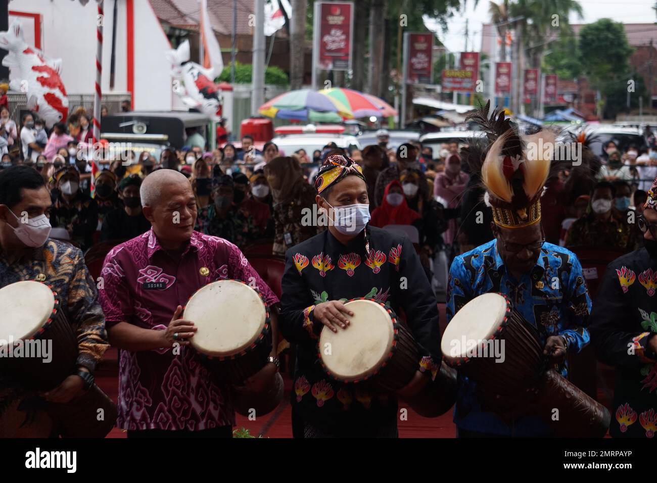 The opening ceremony of Blitar Jadul. Blitar jadul was held for the ...