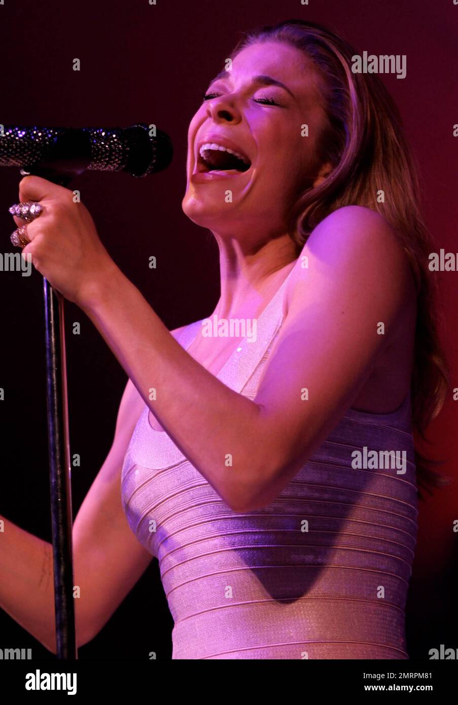 Singer LeAnn Rimes performs live at the Autry National Center: Kick It ...