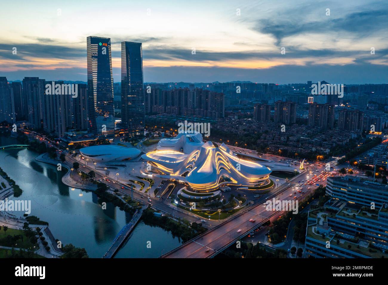 Mei sihu bridge hi-res stock photography and images - Alamy